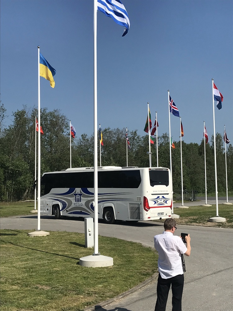 Hire Large Event Flagpoles for Festivals & Corporate Branding